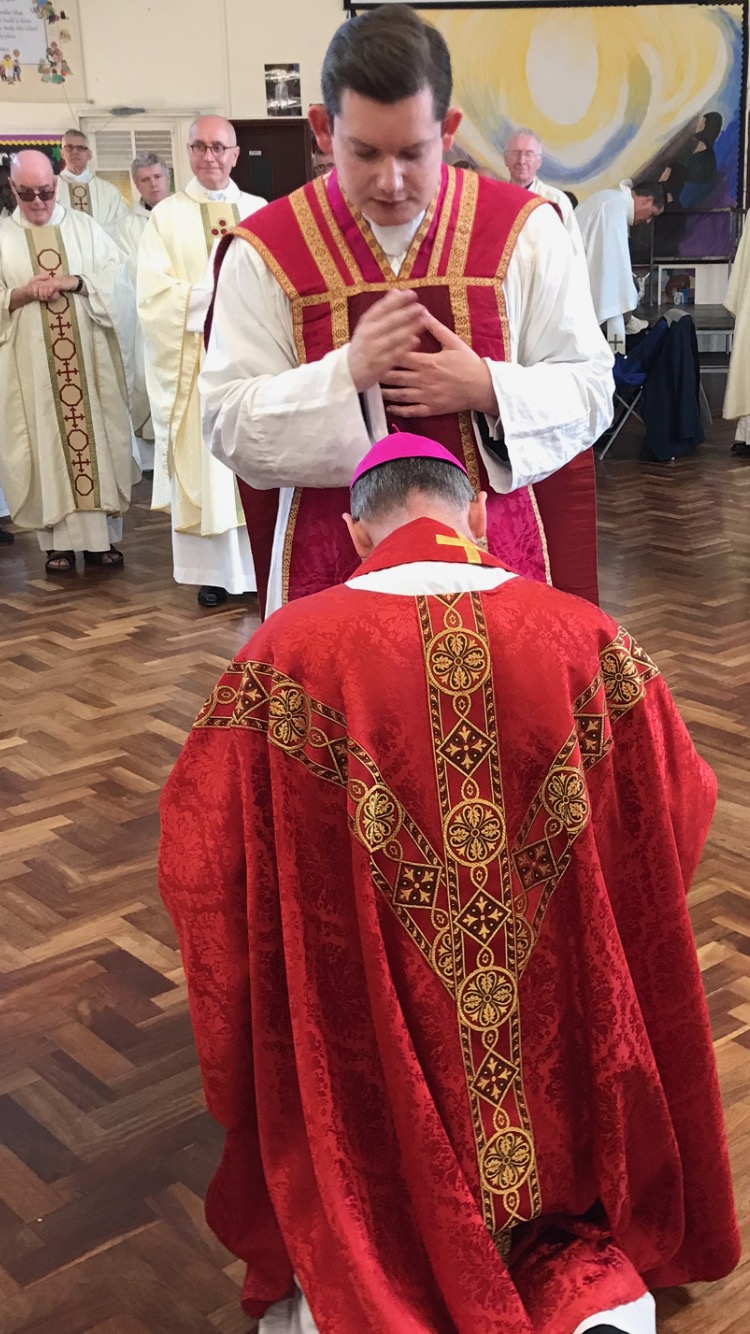 Bishop Alan ordains Fr Gary Dench - Brentwood Diocese