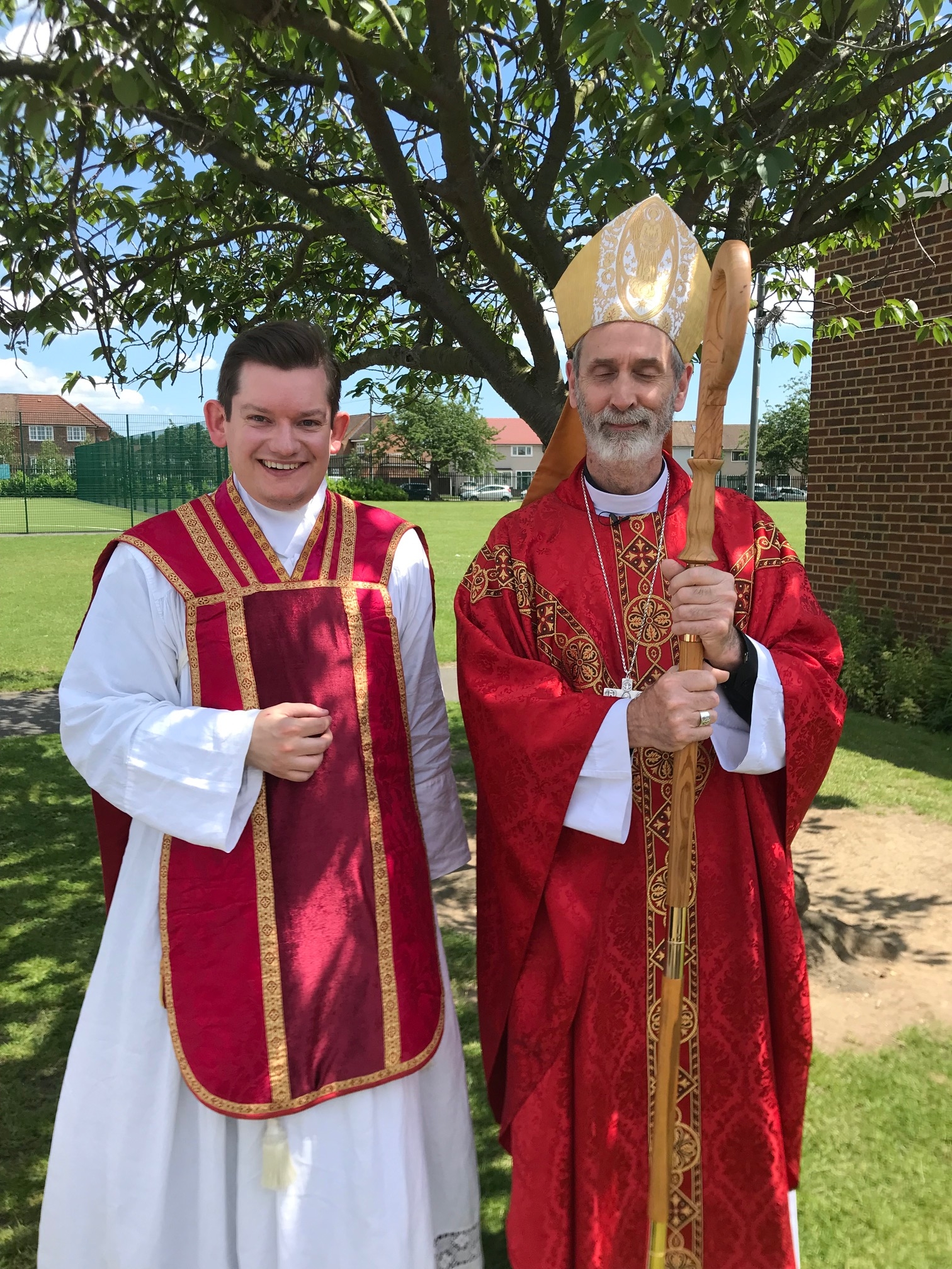 Bishop Alan ordains Fr Gary Dench - Brentwood Diocese