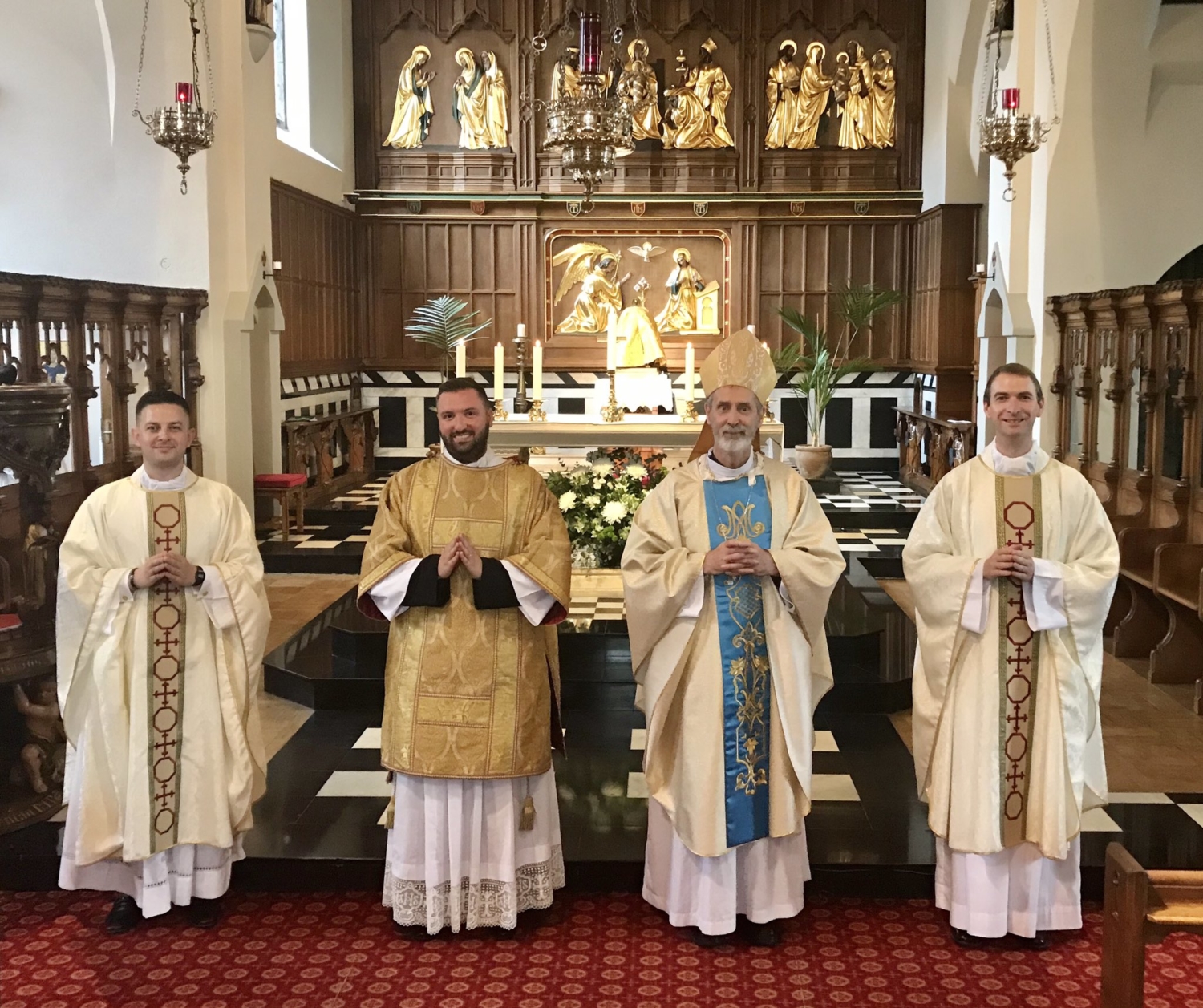 Bishop Alan ordains Deacon Michael Barwick - Brentwood Diocese